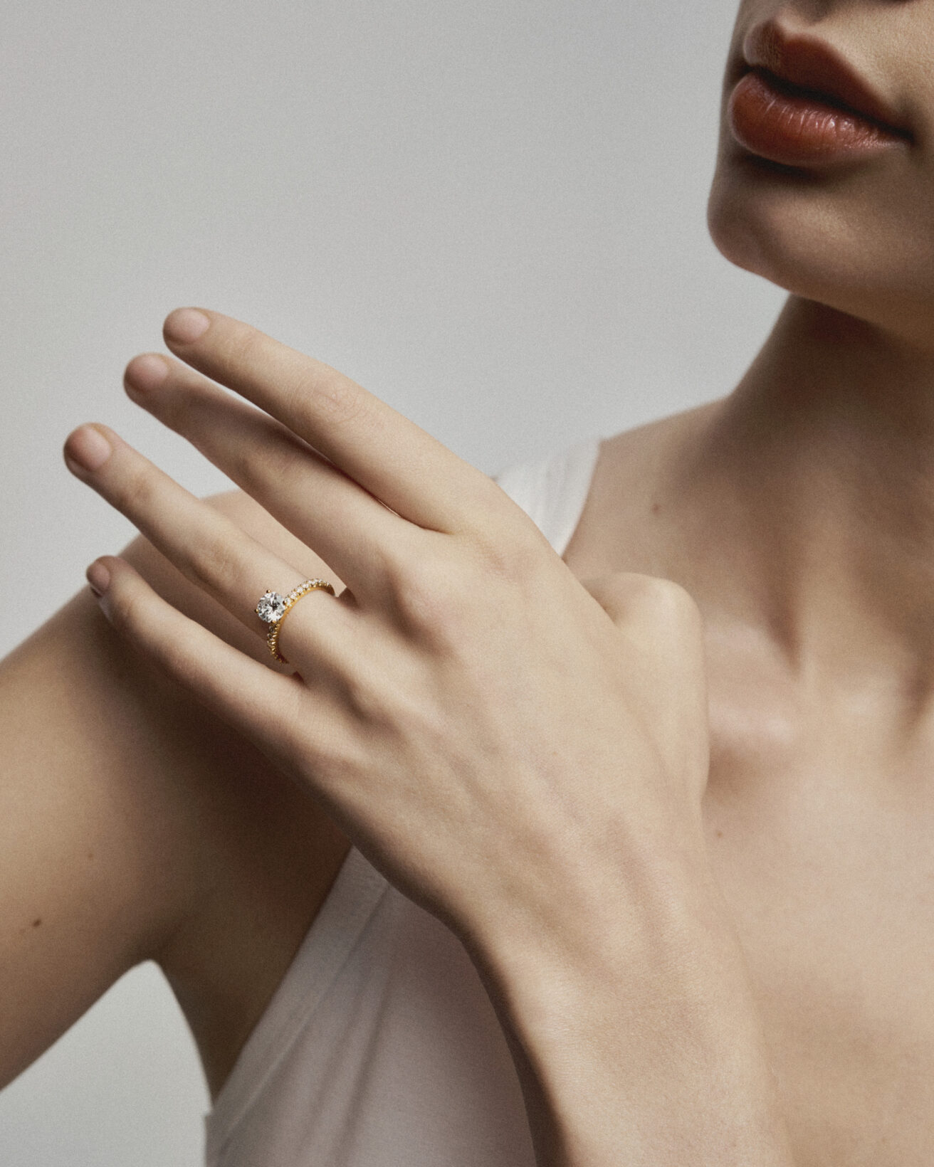 Modern Solitaire Diamond Ring Pavé - Norrfolks